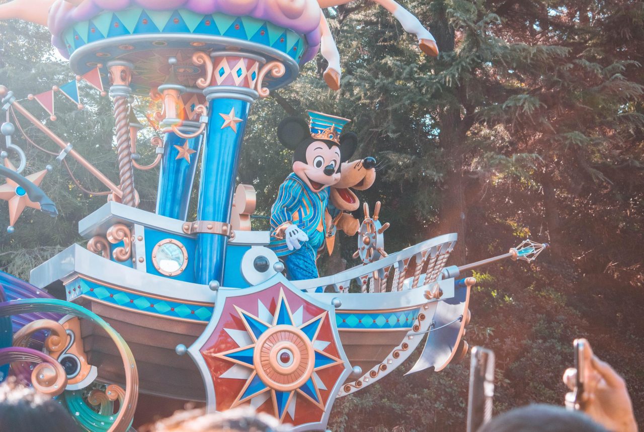 The 17 Best Disneyland Rides for Theme Park Lovers